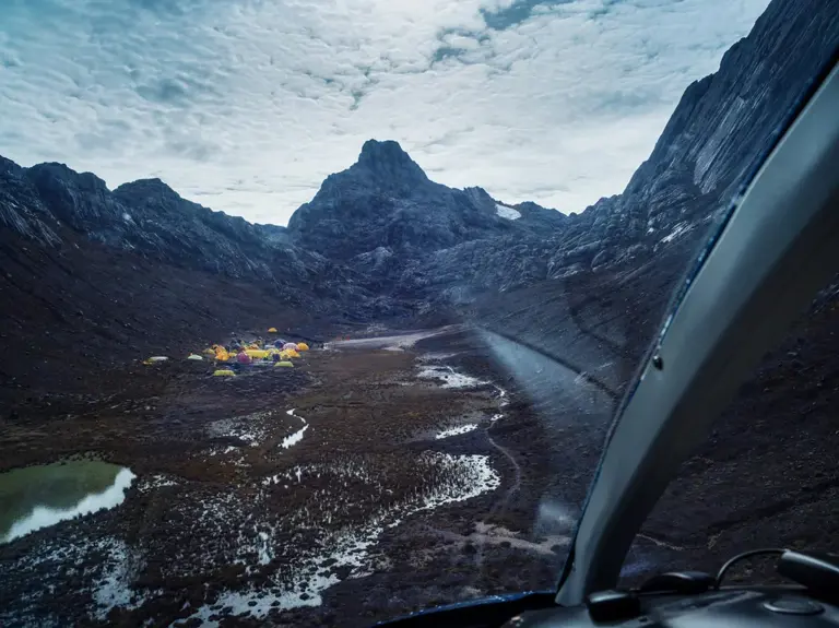 This 3D model captures a rare tropical glacier before it’s gone