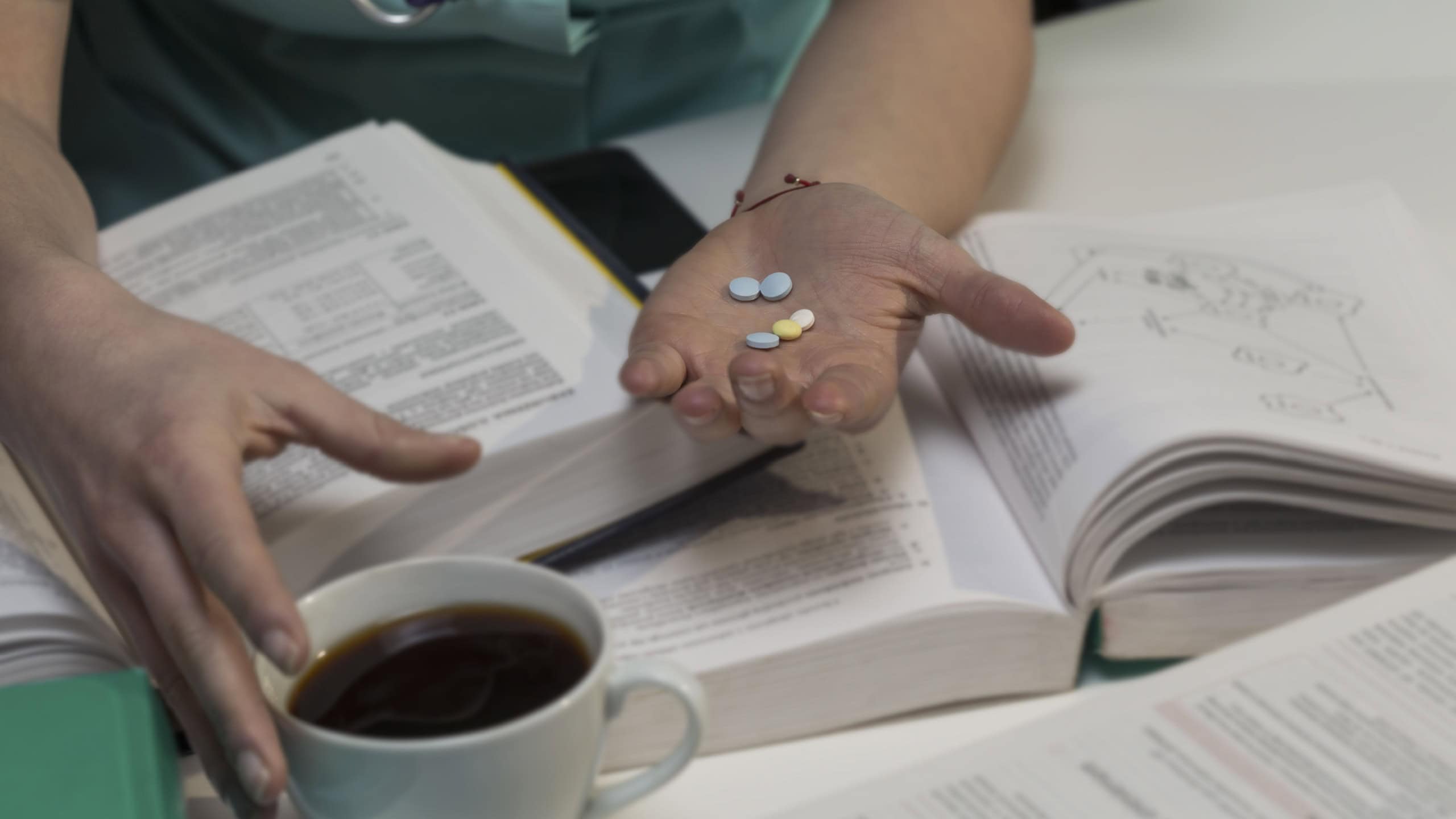 These 10 medications don't mix well with coffee