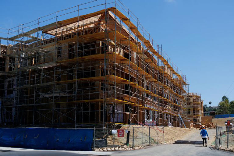 US construction spending beats expectations in April
