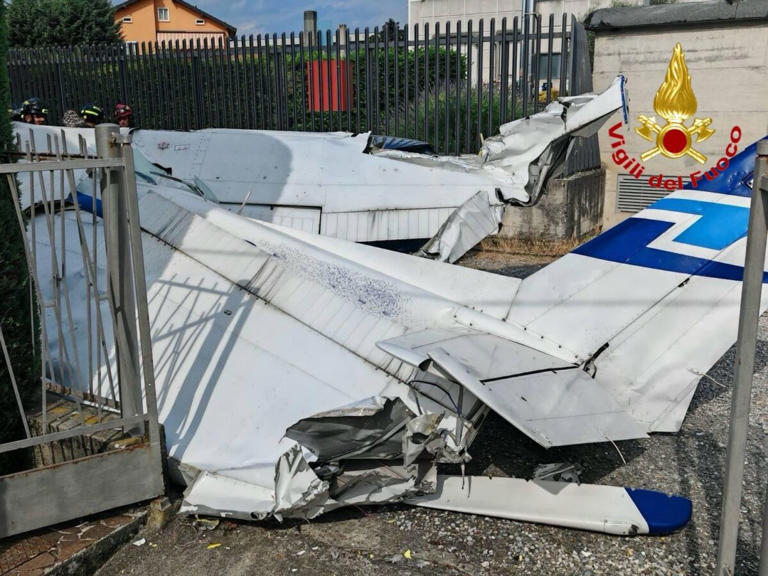 Bergamo, aereo ultraleggero cade vicino case a Valbrembo: un morto e un ...