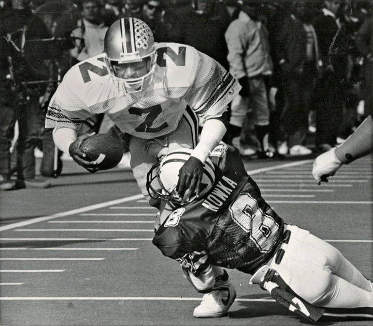 Cris Carter, AJ Hawk added to 2027 College Football Hall of Fame ballot