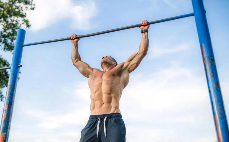 Hoeveel pull-ups moet je kunnen op je 40e? Dit is de nieuwe norm