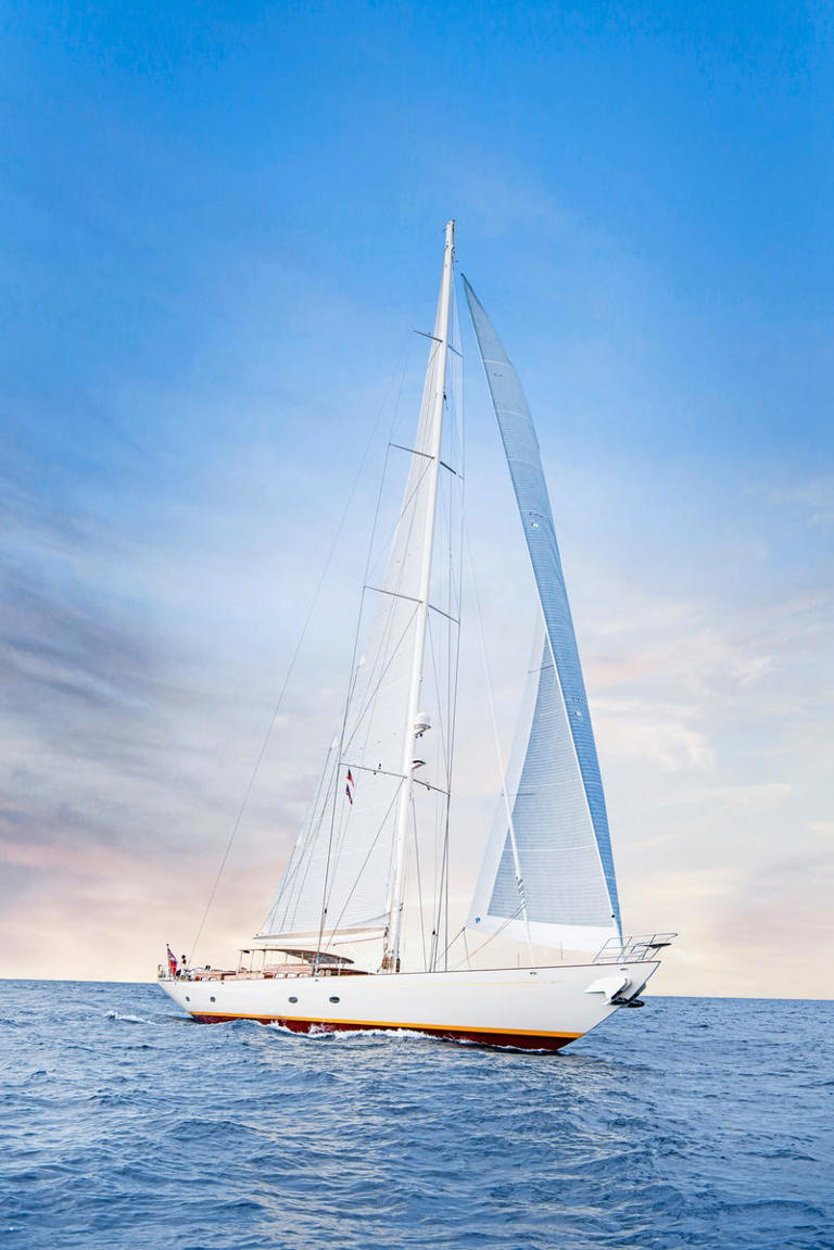 This Hawaiian racing yacht blends indigenous craftsmanship with Gatsby ...