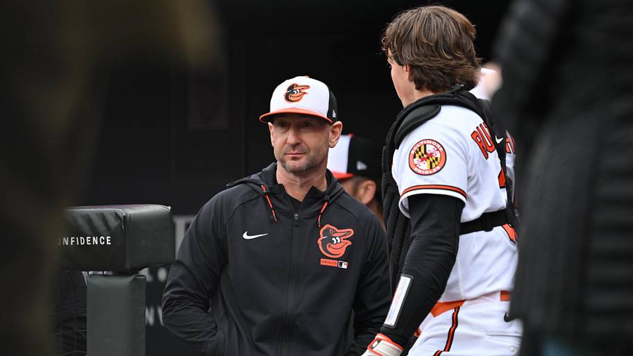 Craig Albernaz continues trusting his guys despite mixed results