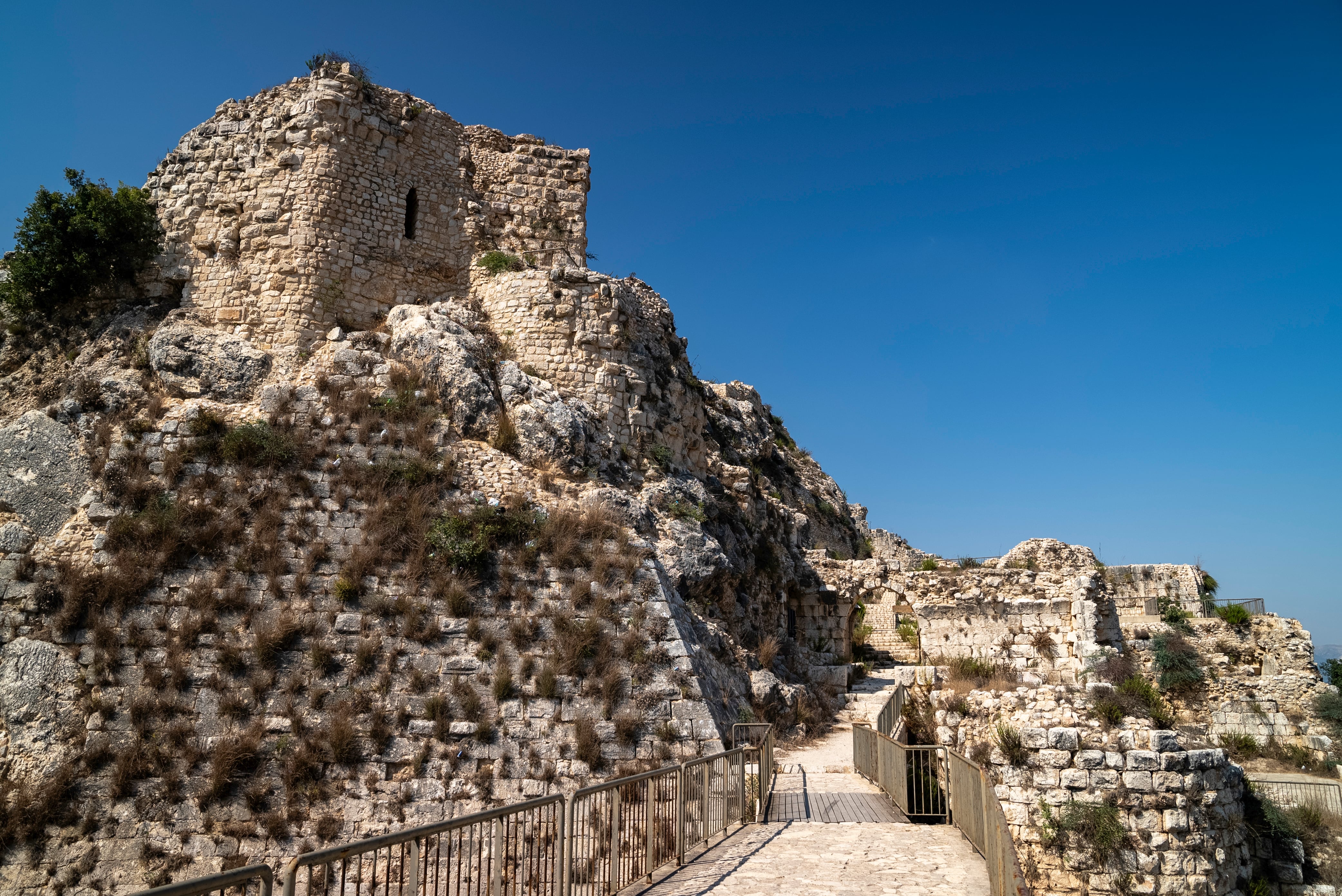 Beaufort Castle: An ancient Lebanese monument that continues to draw ...