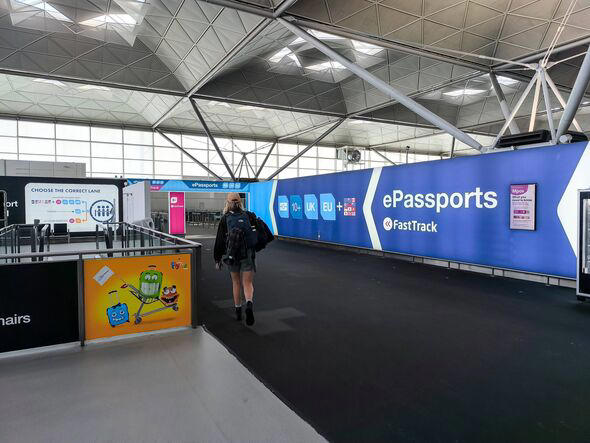 New UK government 'jet fuel shortage' update after airport disruption