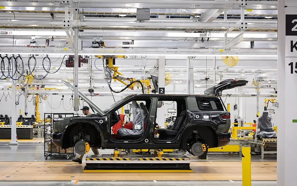 Automakers profit as 1M US car buyers vanish post-COVID