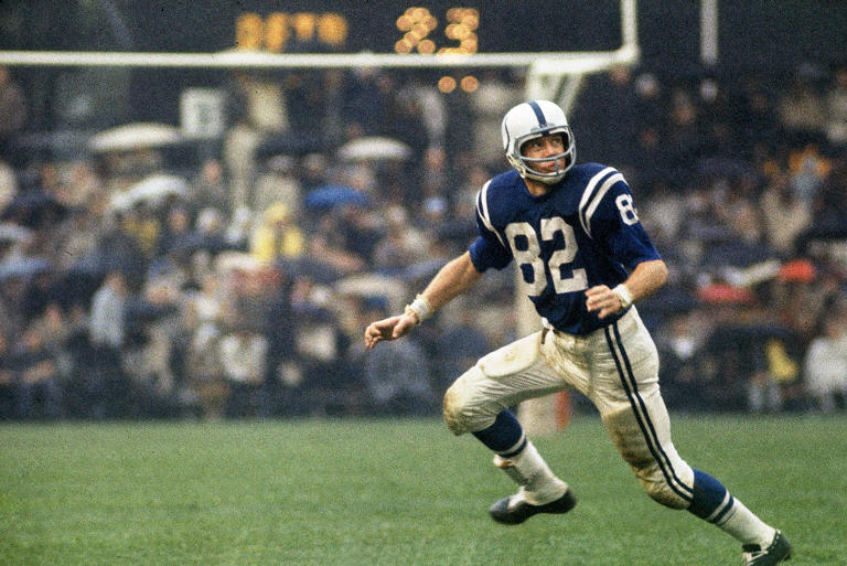Raymond Berry, Pro Football Hall of Fame receiver, dies at 93 years old