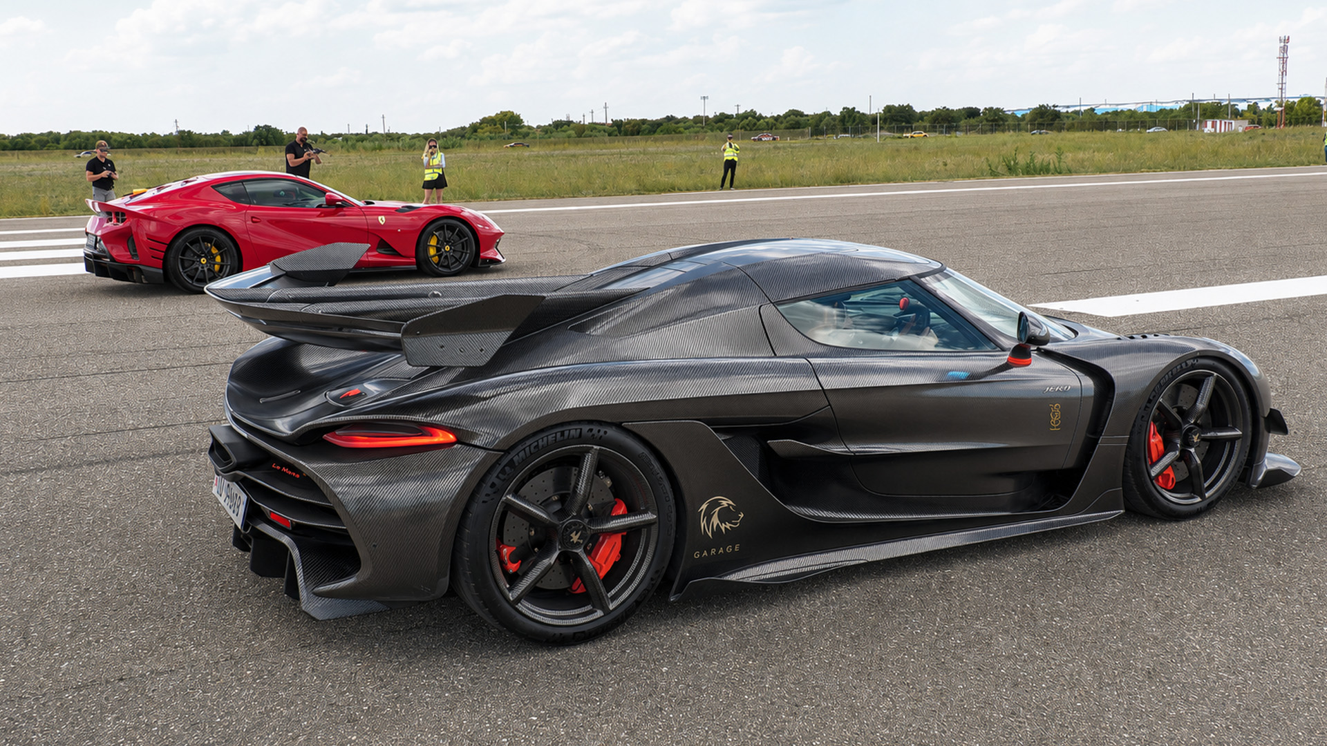 How fast is the Koenigsegg Jesko against Ferrari?