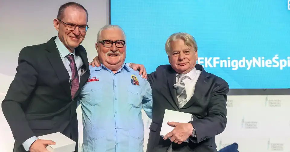 Bogdan Borusewicz i Andrzej Poczobut nagrodzeni w Sopocie. Wizjoner EKF ...
