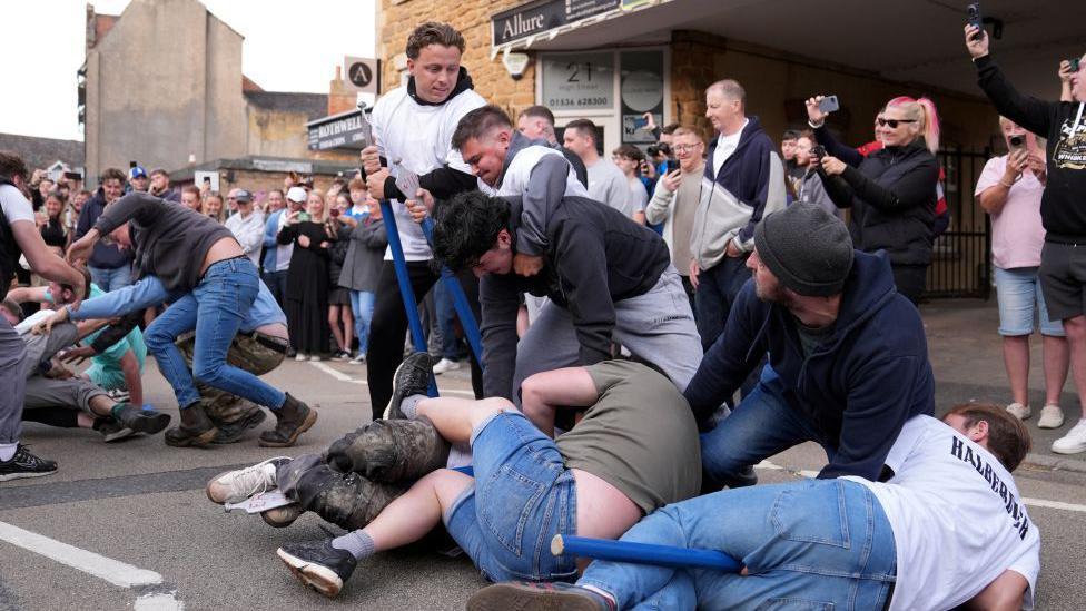 The town fair with rum, milk and street fights