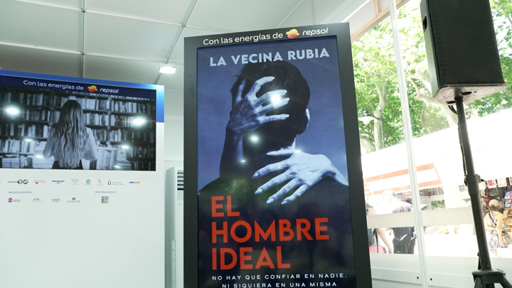 Se desvela la portada de la nueva novela de la Vecina Rubia en la Feria ...