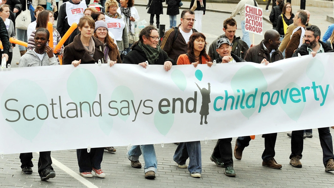 Parents face scrutiny over lavish gift posts amid child poverty
