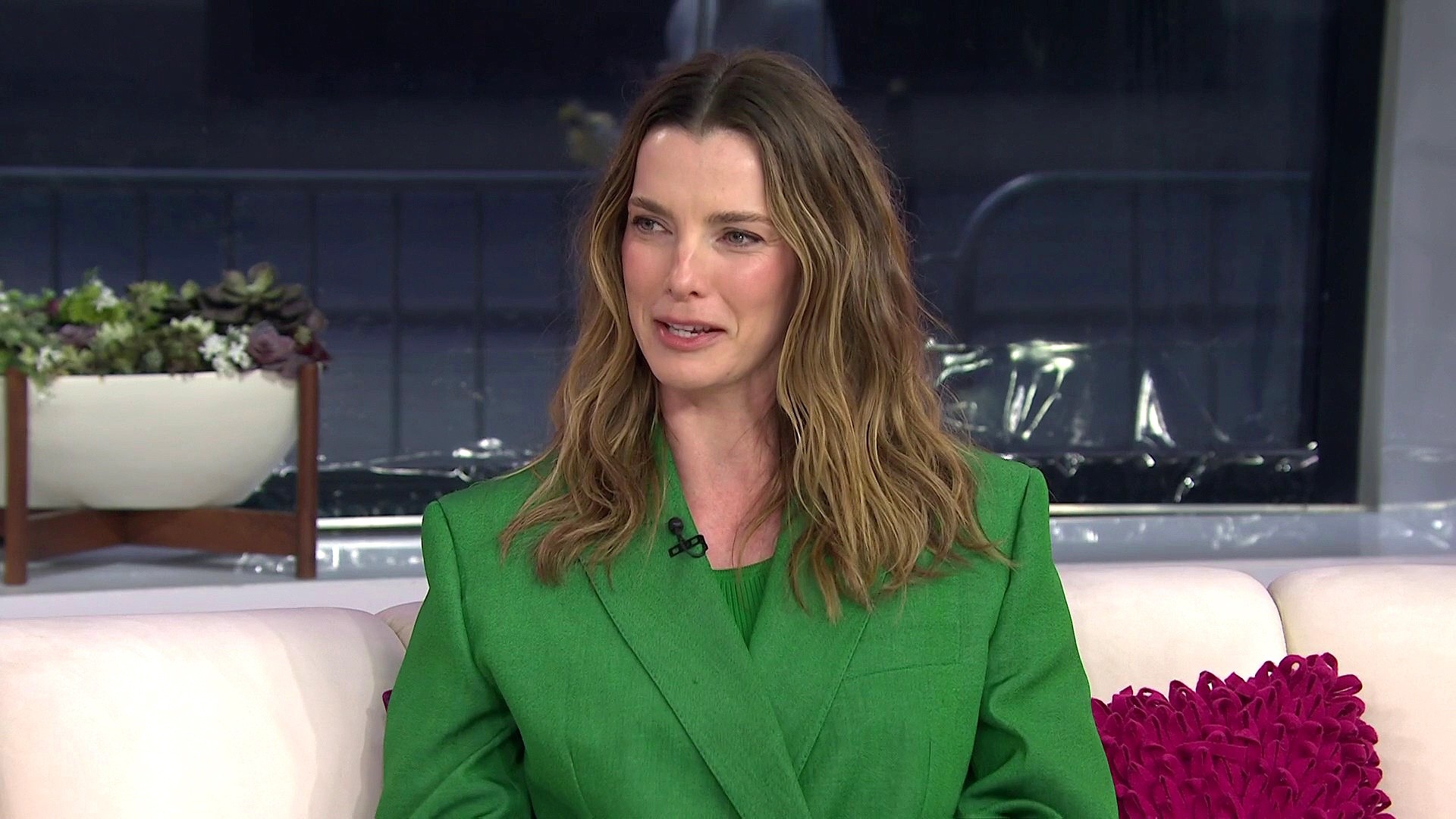 Betty Gilpin on 'Office Romance,' 'Oh, Mary!,' Jennifer Lopez, more