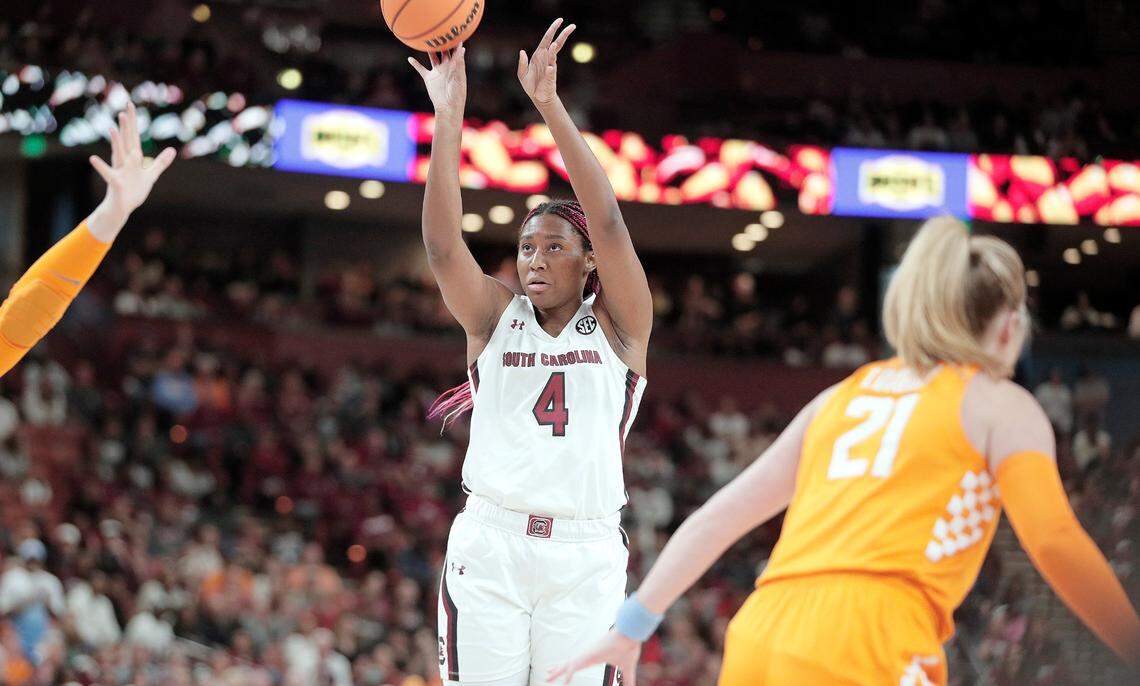 Aliyah Boston is best the USC WBB player to wear No. 4. What about 00-10?