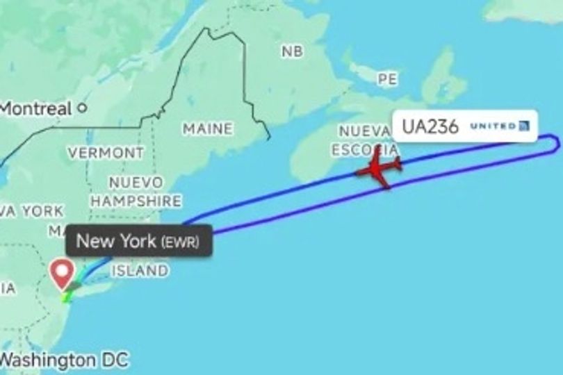 United Airlines flight makes dramatic U-turn over Bluetooth device name