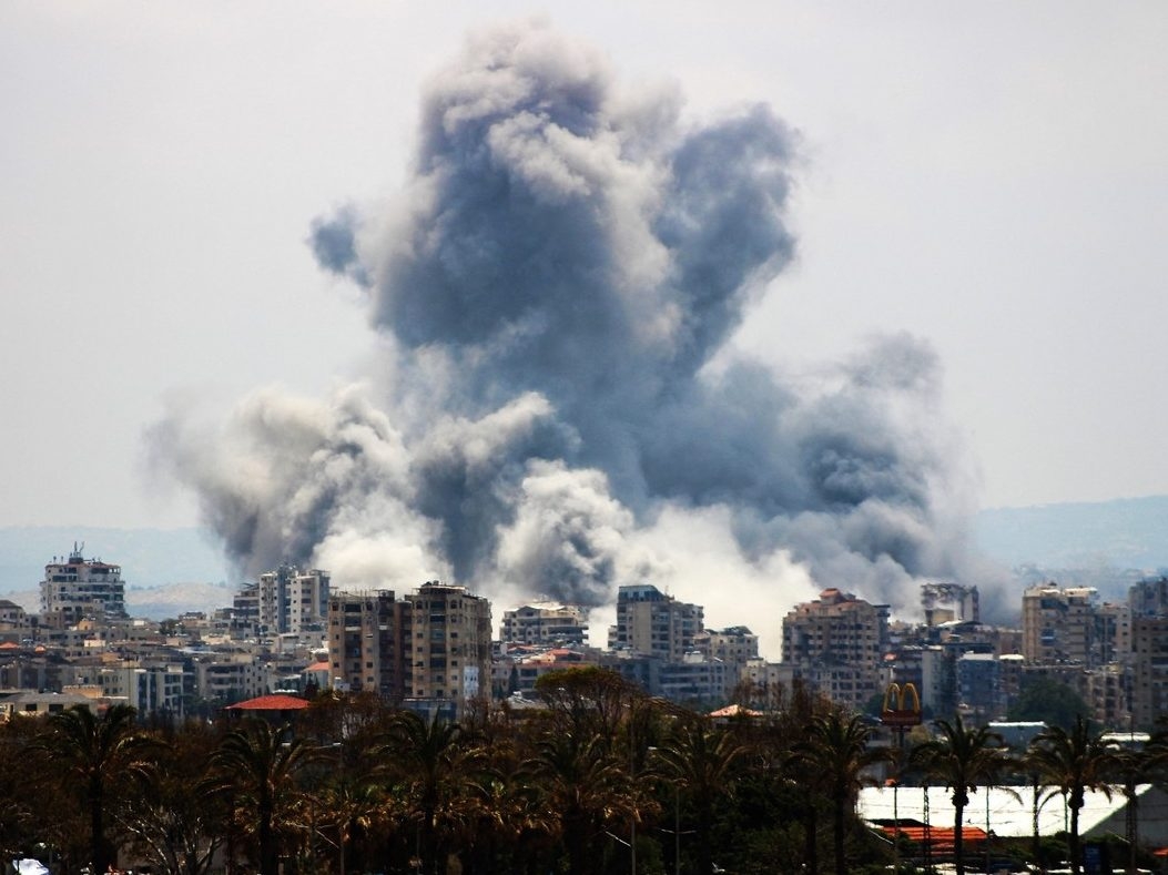 Iran war latest: US., Iran trade renewed strikes as Trump says deal ...