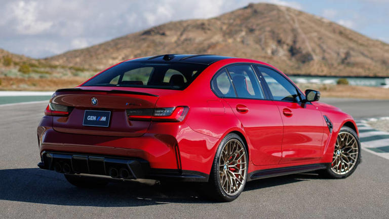 BMW M3 CS Handschalter is already hard to find despite dealer markups