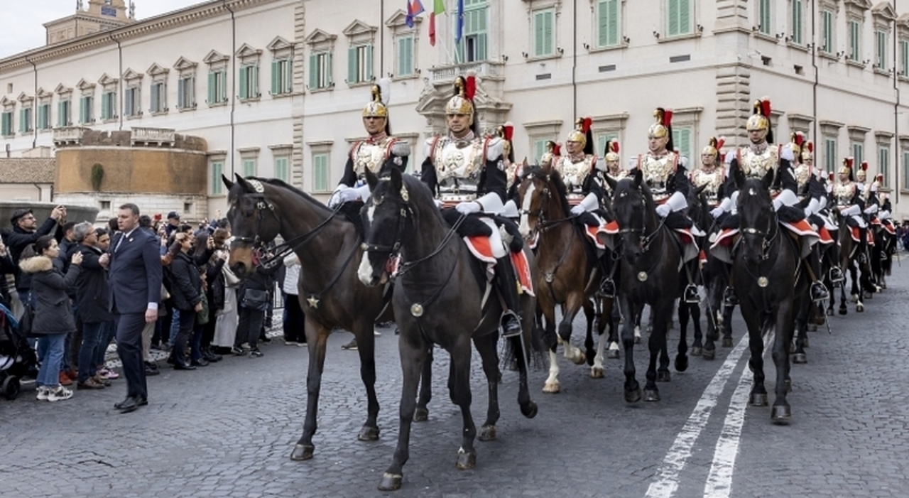 Roma, il cambio della guardia per l'80° anniversario della Repubblica ...