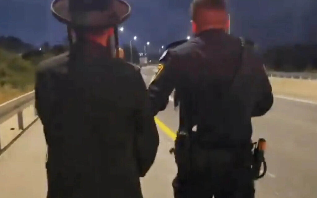 Dozens break into Beit Shemesh police station after arrest of Haredi ...