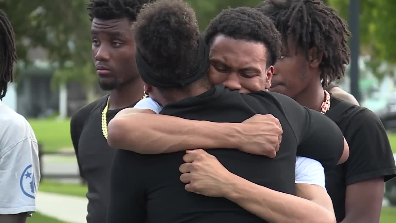 Friends and family gather in Royal Palm Beach to remember teen killed ...