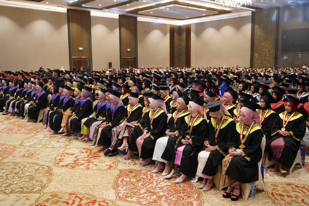 Wisuda 456 lulusan, UMSURA ungkap rencana buka prodi dokter spesialis ...