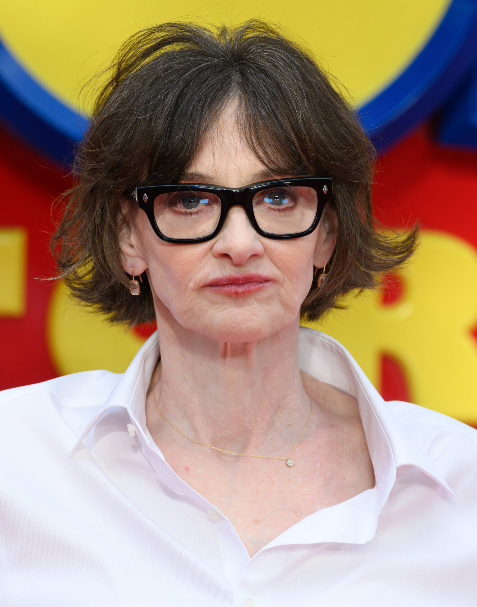 Joan Cusack leaves fans stunned as she makes first red carpet ...
