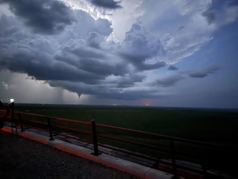 Storm produces funnel cloud in Greenwood County