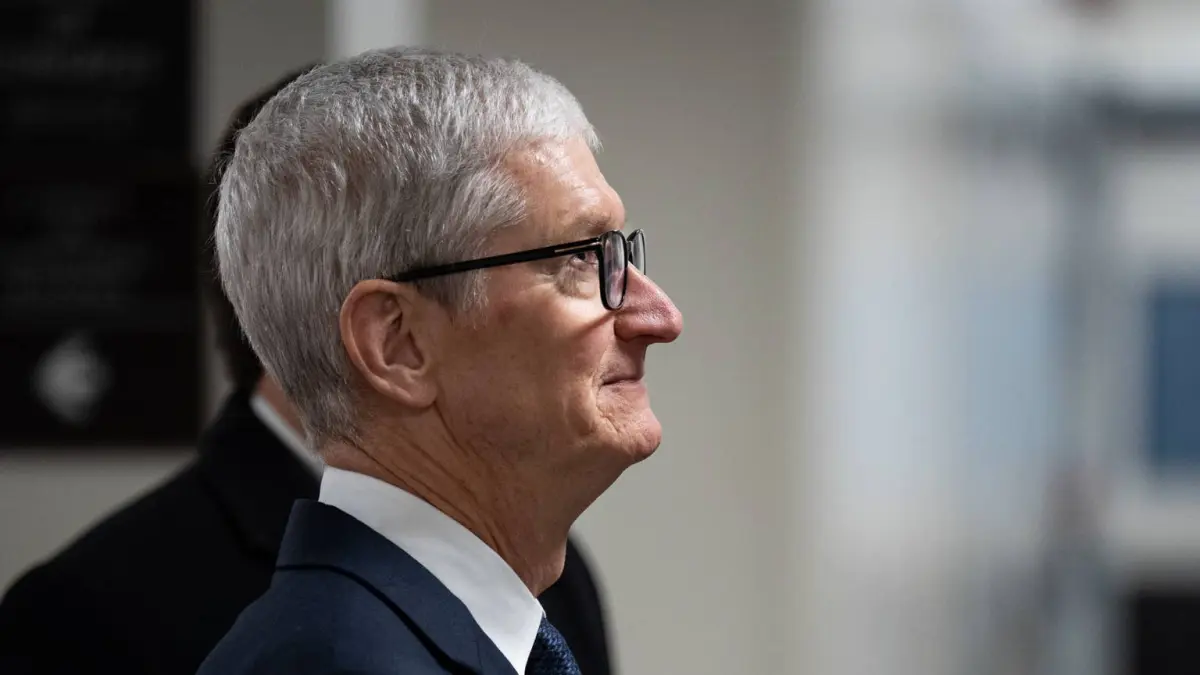 Saat rival berlomba membangun chatbot, Apple justru menjadikan AI ...
