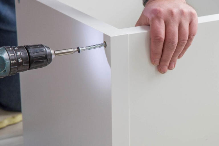 What time can builders legally start work on your neighbour’s house ...