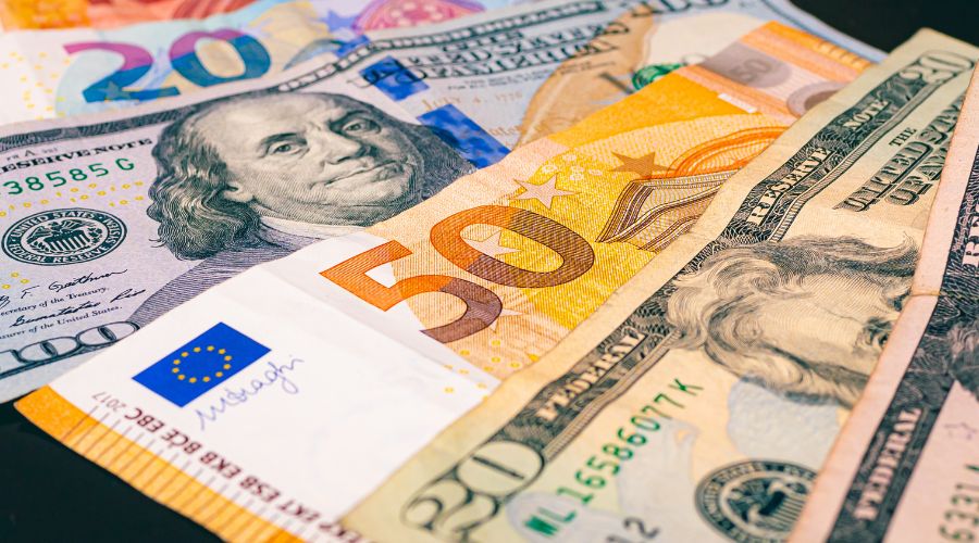 Kurs euro mocno w górę, dolar traci. Czy RPP podniesie stopy procentowe ...