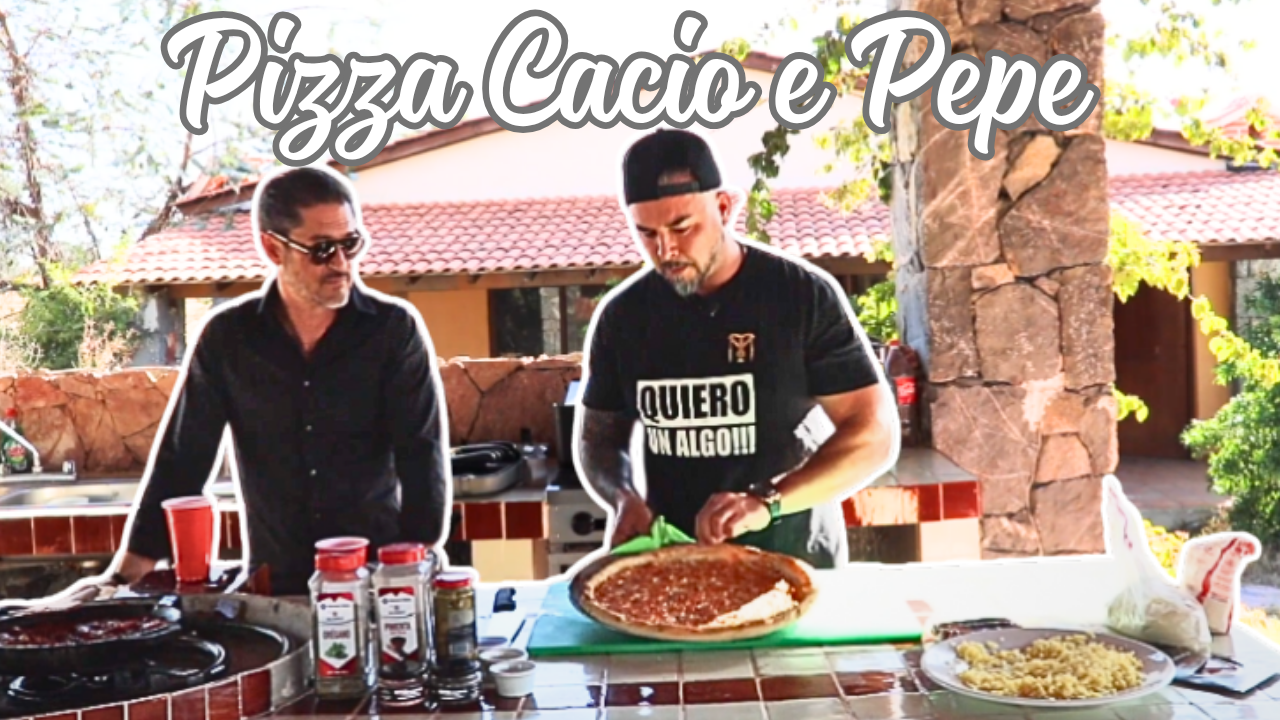 Pizza cacio e pepe, queso y pimienta casera
