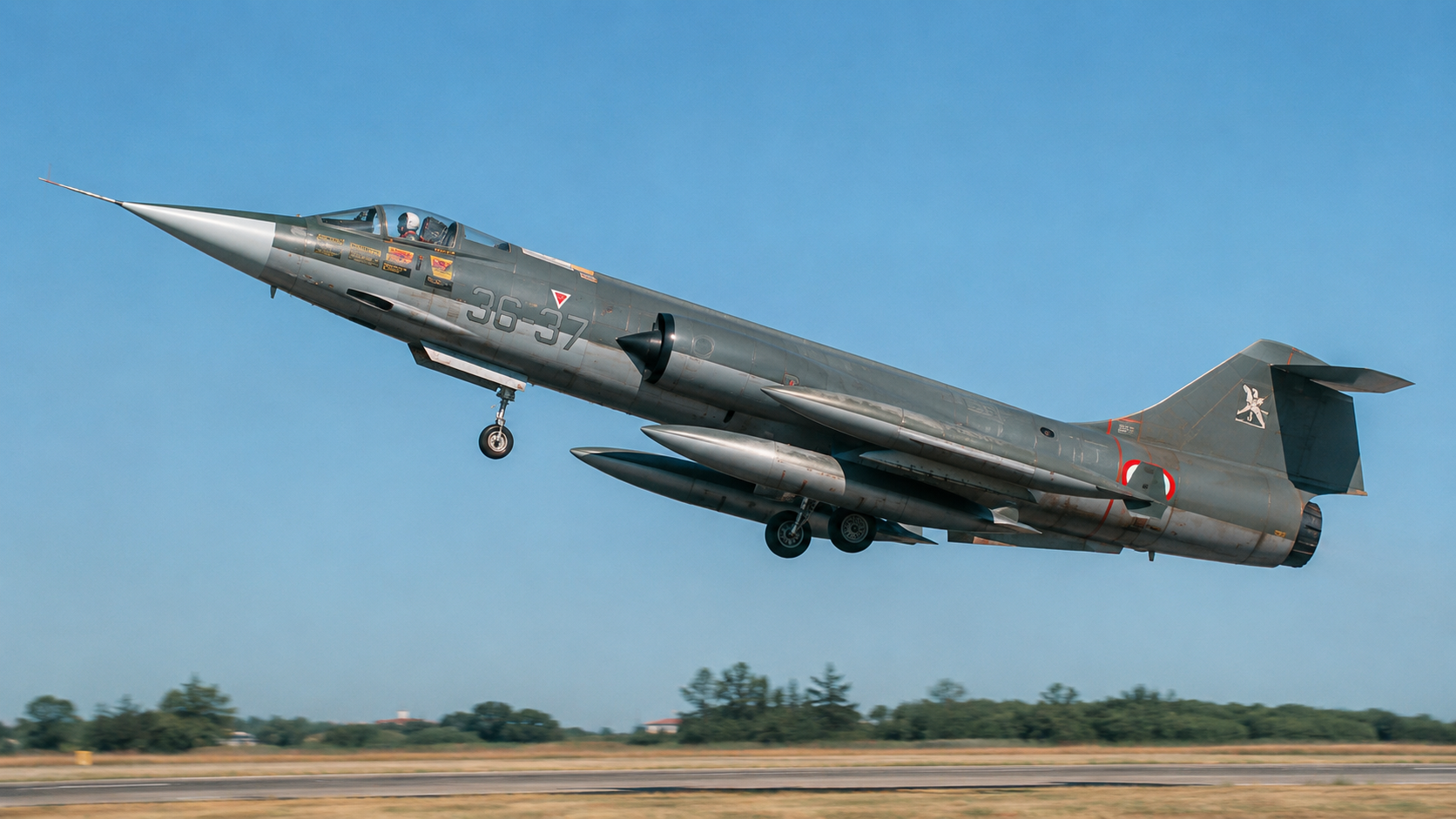The F-104 Starfighter - Italy kept it flying longer than anyone thought ...