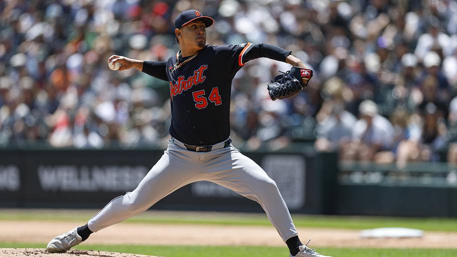 AJ Hinch is under heavy fire for egregious Keider Montero decision in ...