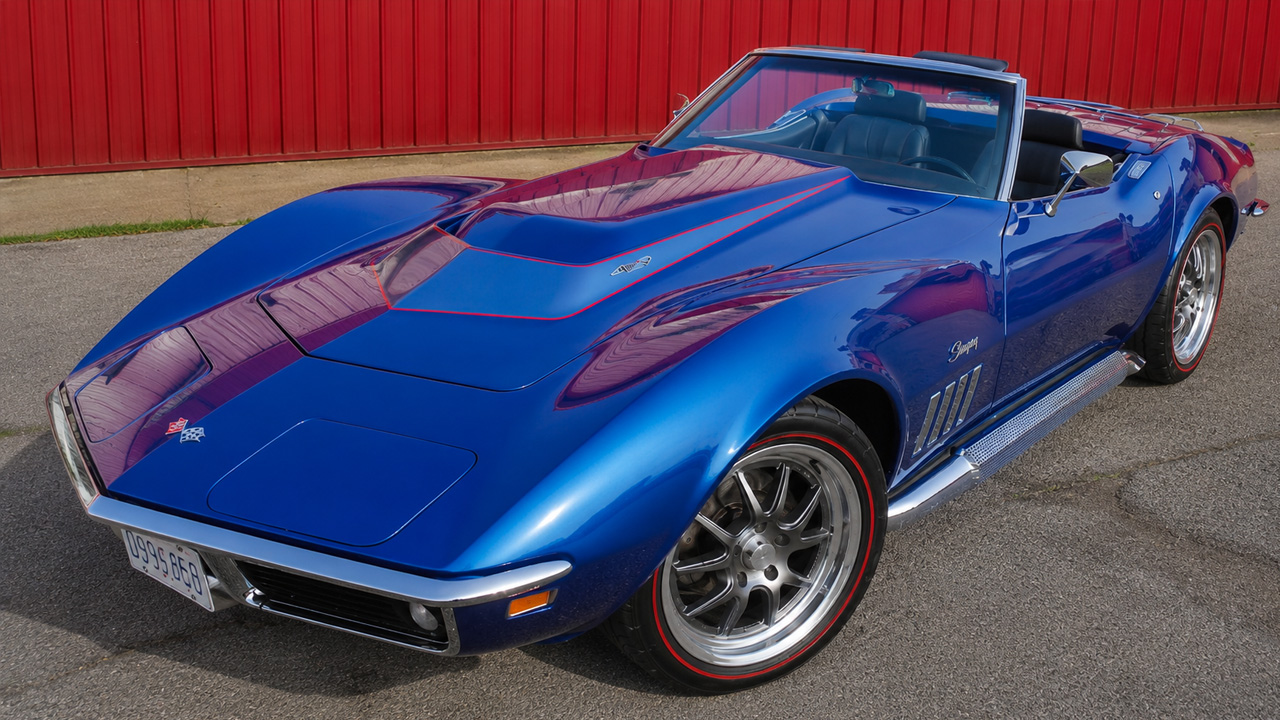 This vintage 1969 Corvette gets a beautiful restomod rebuild