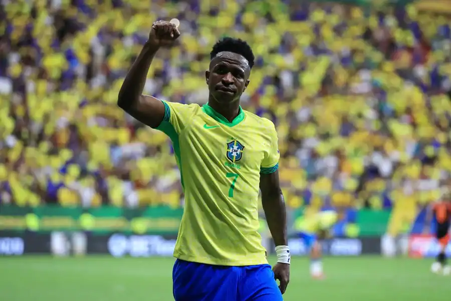 Vini Jr. marca para o Brasil contra o Panamá em amistoso no Maracanã