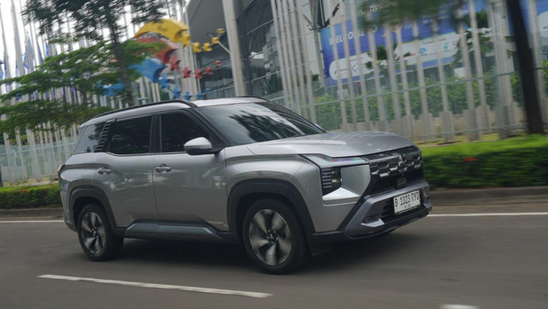 Lima jurus Mitsubishi Destinator juara medium SUV OTOMOTIF Award 2026