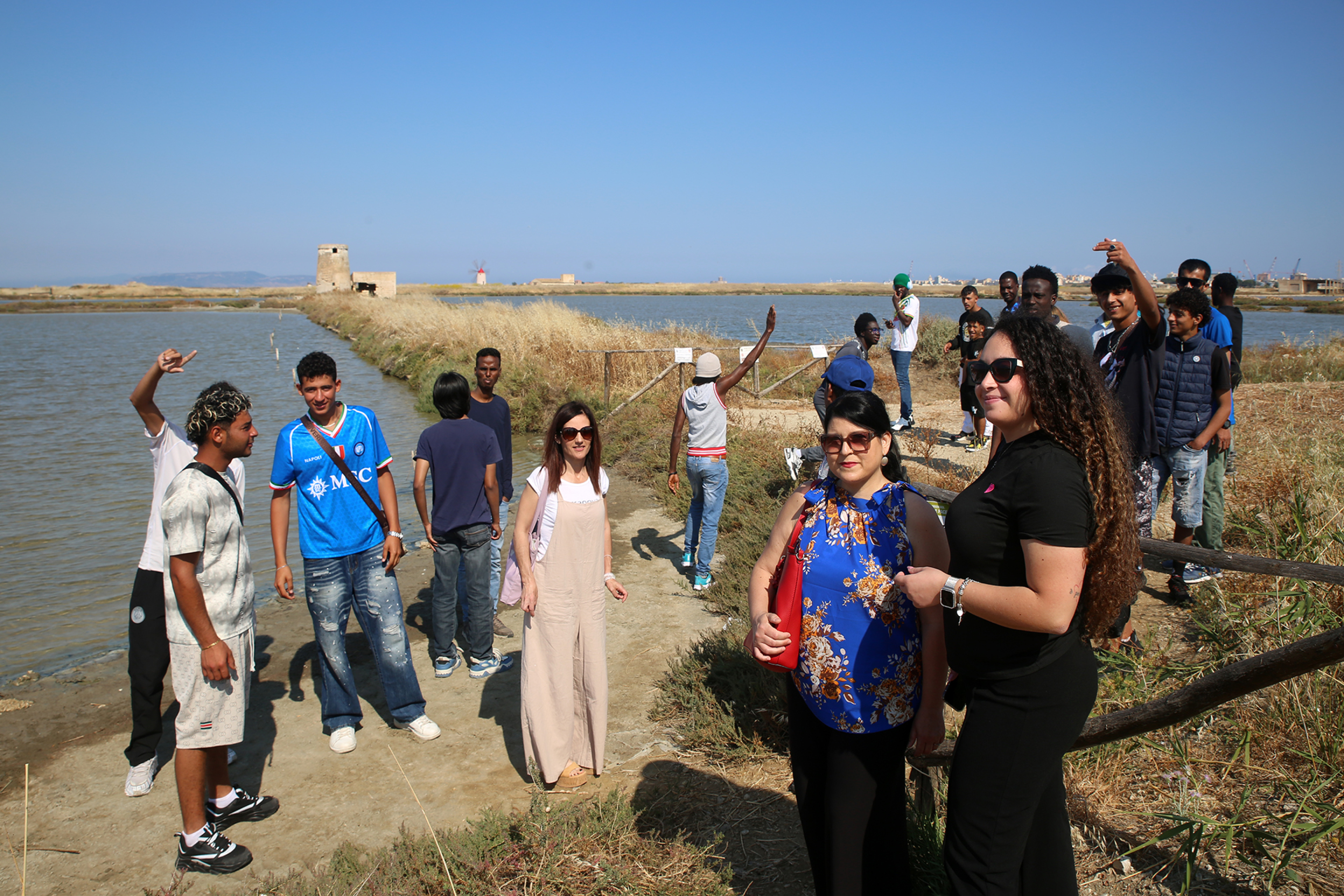 Migranti in visita alle saline, 'integrazione conoscendo il territorio'