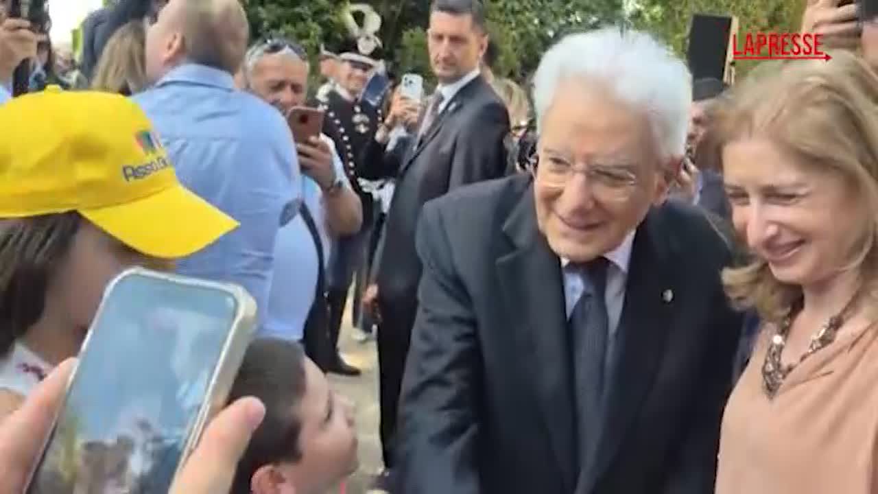 2 giugno, nei giardini del Quirinale Mattarella incontra i ragazzi ...