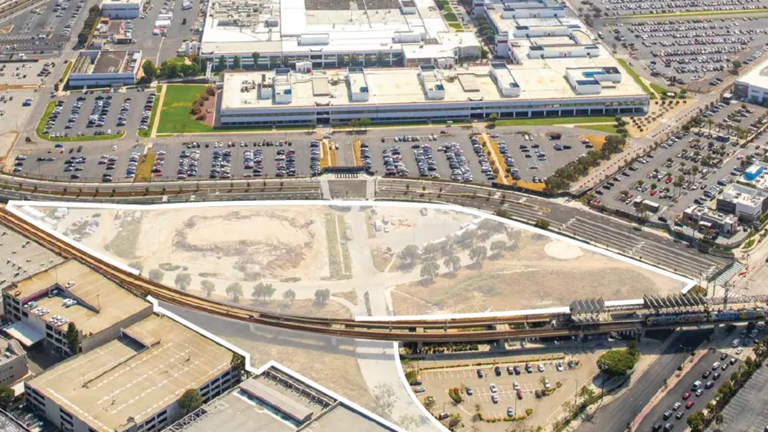 $200 million LA wave pool dream stalls in costly limbo