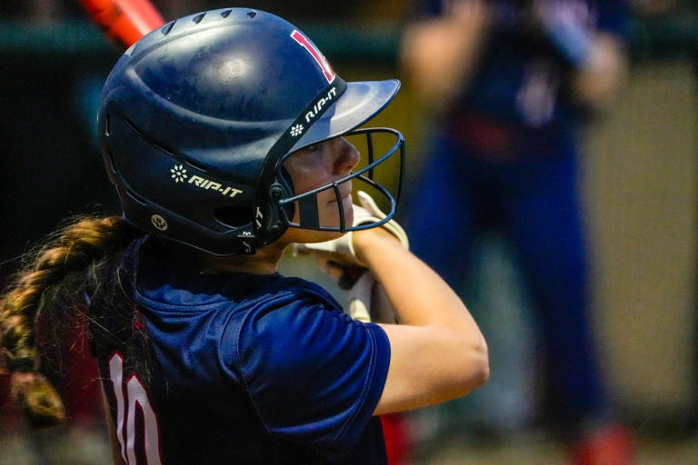 Landry’s walk-off double lifts Lincoln to D-II softball championship round