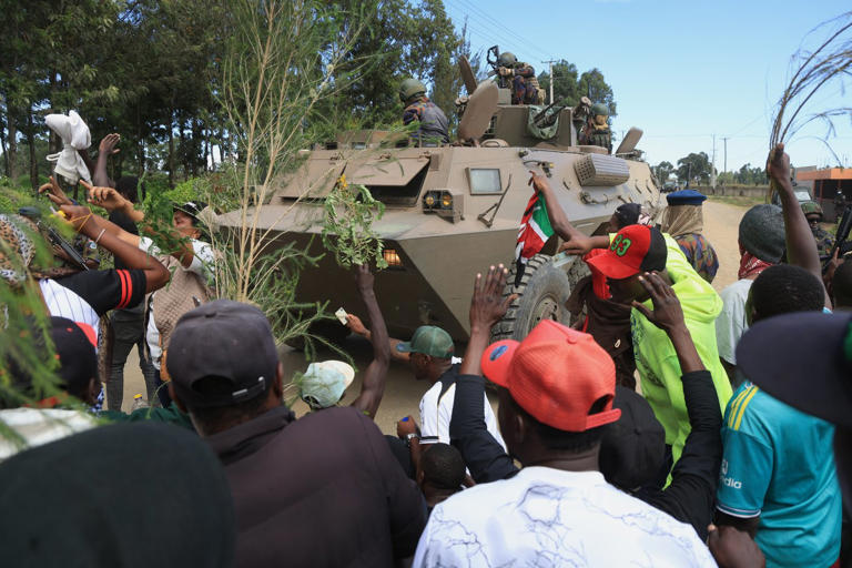 Hundreds of youths protest outside Kenya's Ebola quarantine center for ...
