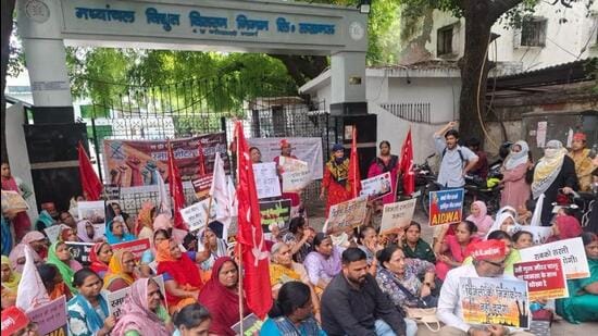 Protesters oppose smart meters, seek halt to power privatisation