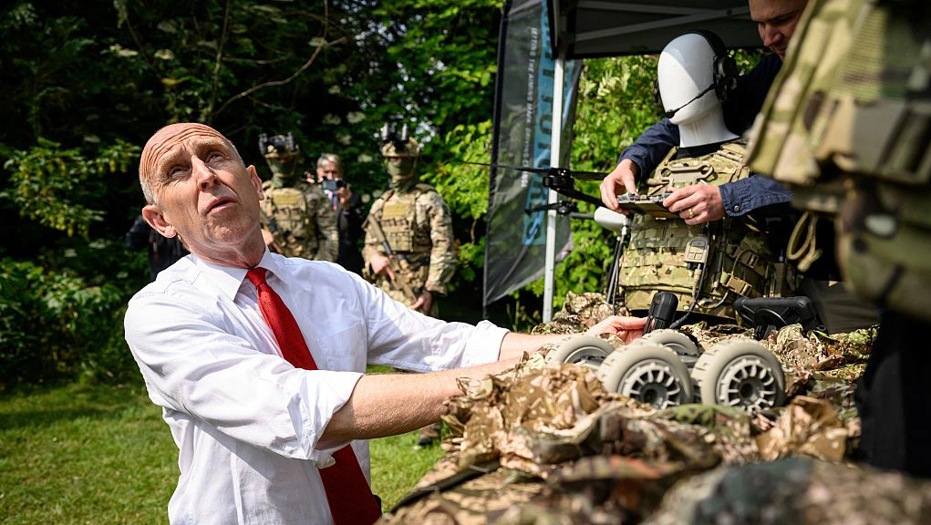 Ex-military chiefs warn delay to defence plan risks security