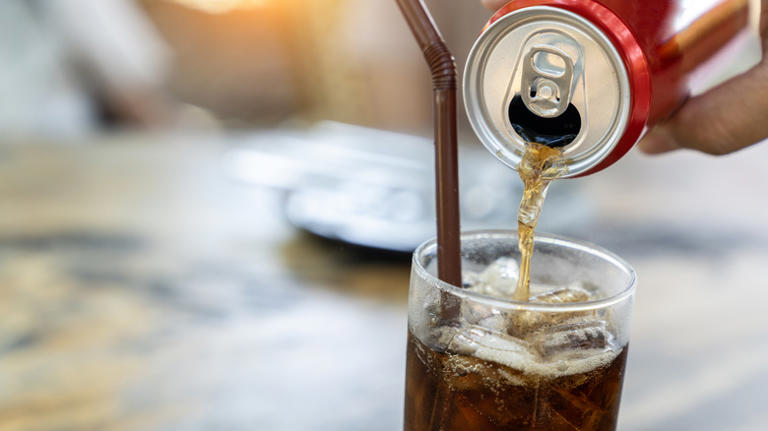 When you drink Coca-Cola every day, this is what happens to your ...
