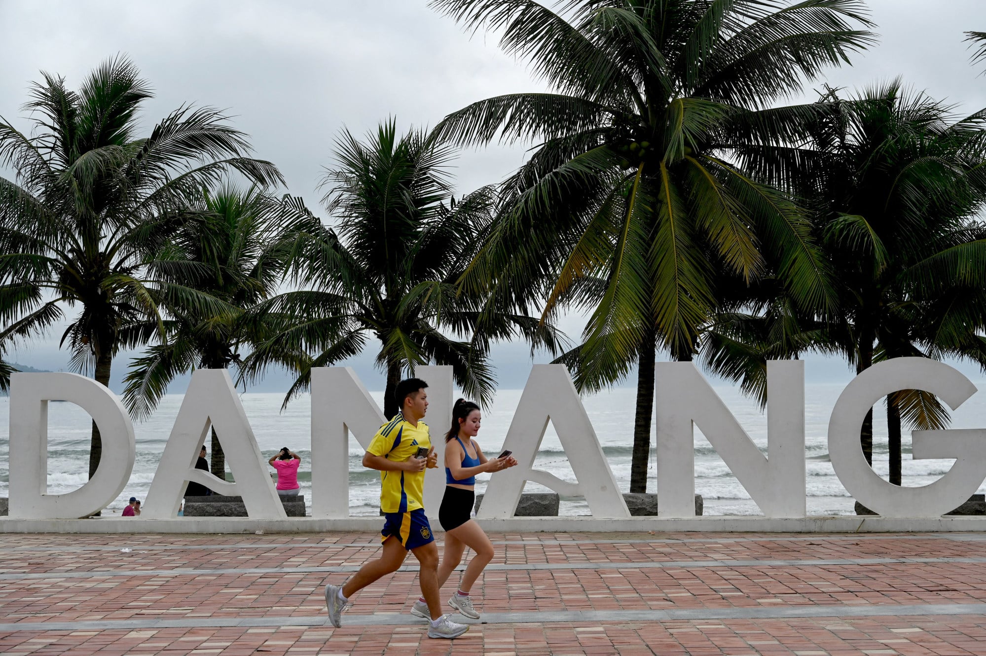 Vietnam detains Australian man who trashed Da Nang cafe in late-night ...