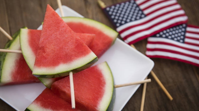 Keep cut watermelon fresh for a week with this type of food container