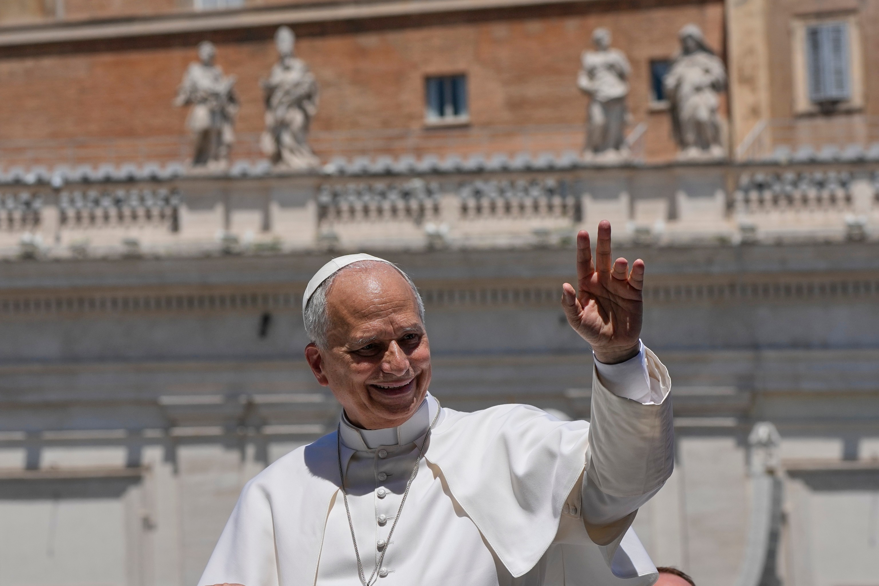 Isabel Díaz Ayuso meets Pope Leo XIV five days before his trip to Spain ...