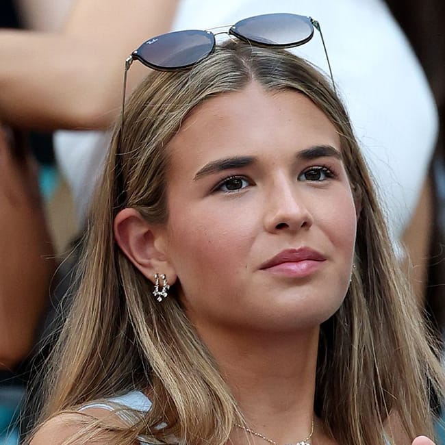 'Amazing outfit': Fans react to Donald Trump's 19-year-old ...
