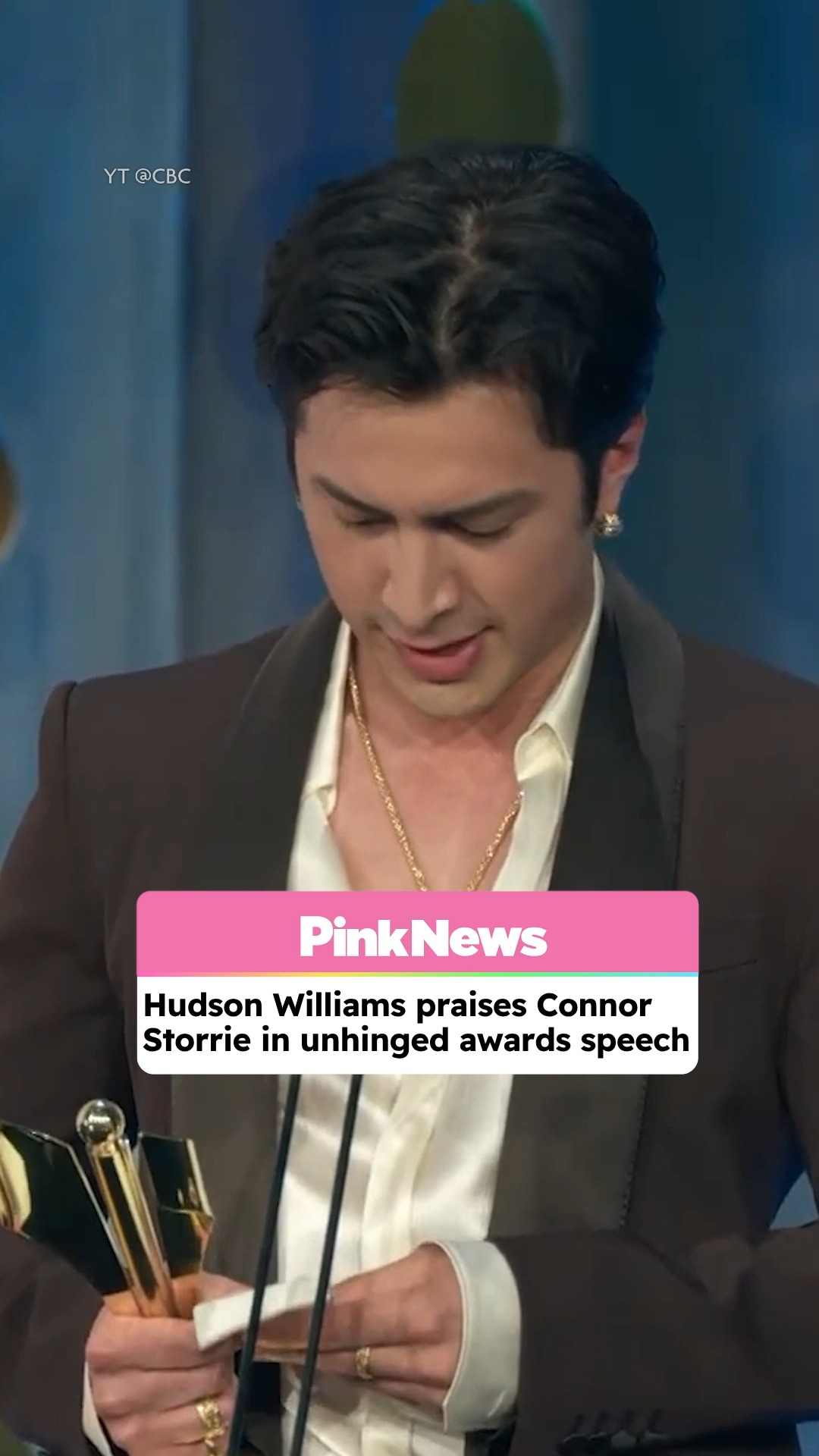 Hudson Williams shares award with co-star, shouts out "gay, yearning ...